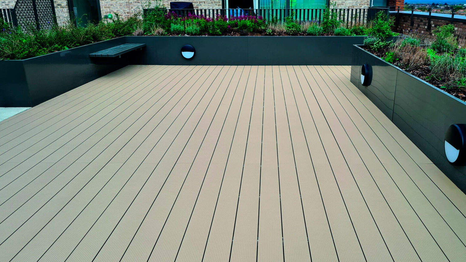 Color Decking Selection Guide: Trends, Tips and Advice