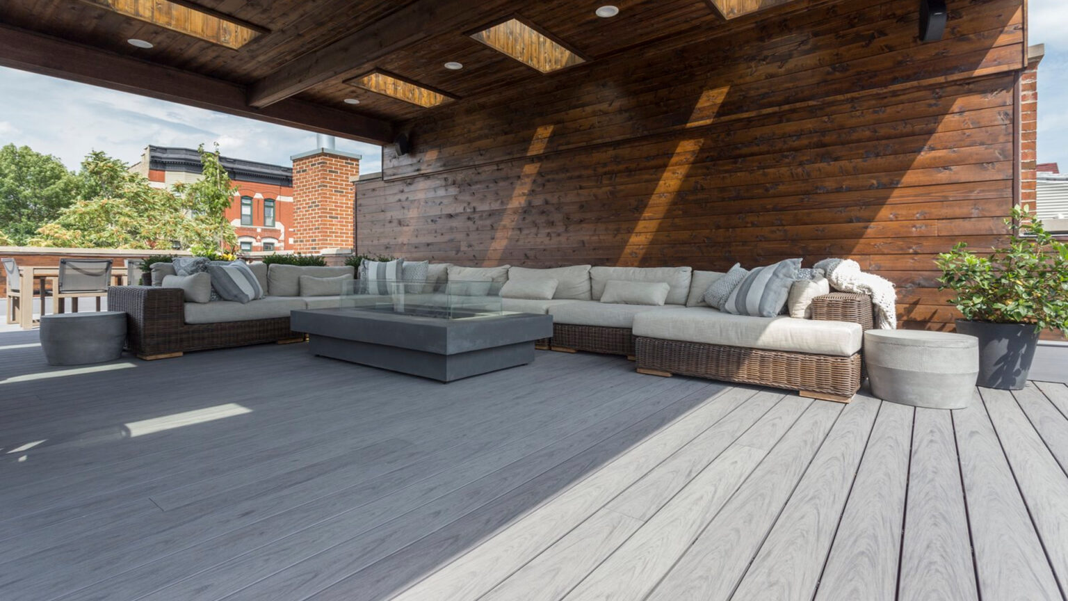 Color Decking Selection Guide: Trends, Tips and Advice