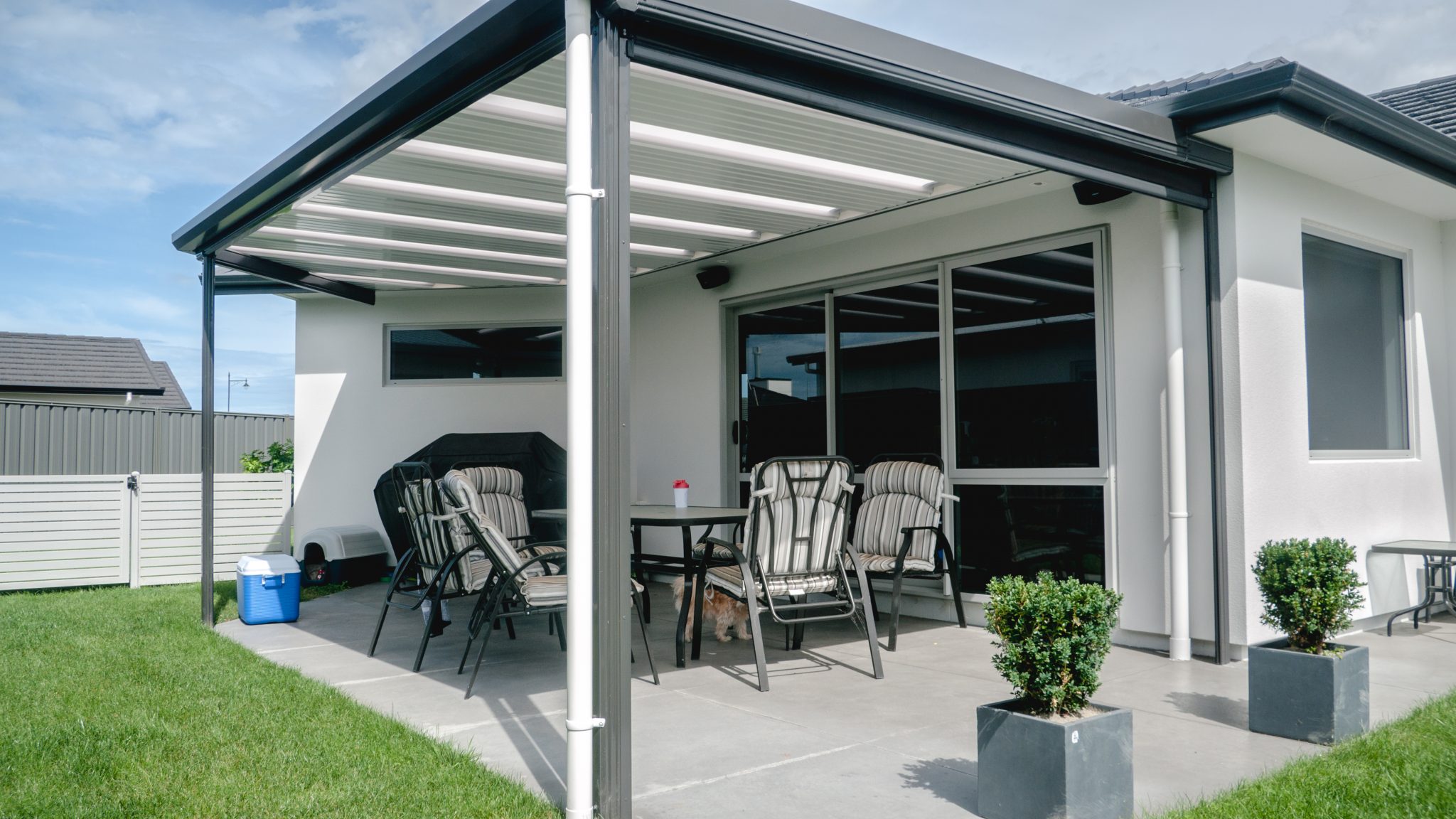 Modern Flat Roof Patio Designs and Tips for Homeowners